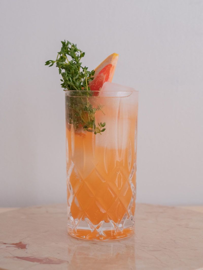 Rezept: Pink Grapefruit-Zitronenthymian Sirup - ABOUT FUEL
